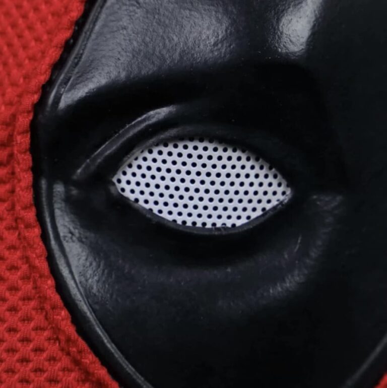 Super Realistic Deadpool costume - Tenebrisque